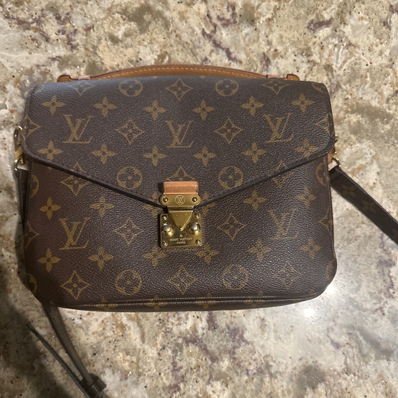 Louis Vuitton | Accessories | Authentic Louis Vuitton Pouchette Mtis ...